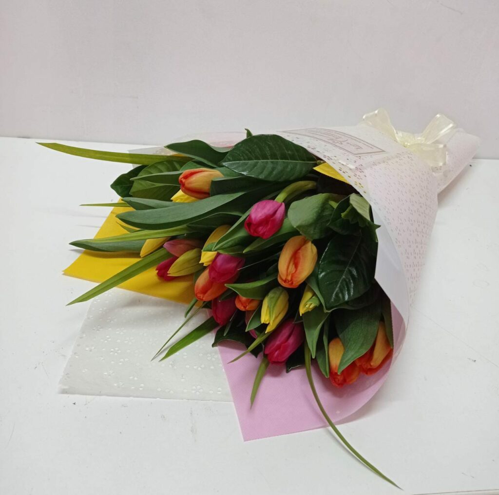 RAMO PREMIUM DE TULIPANES - Floreria Jardin Los Jazmines EIRL